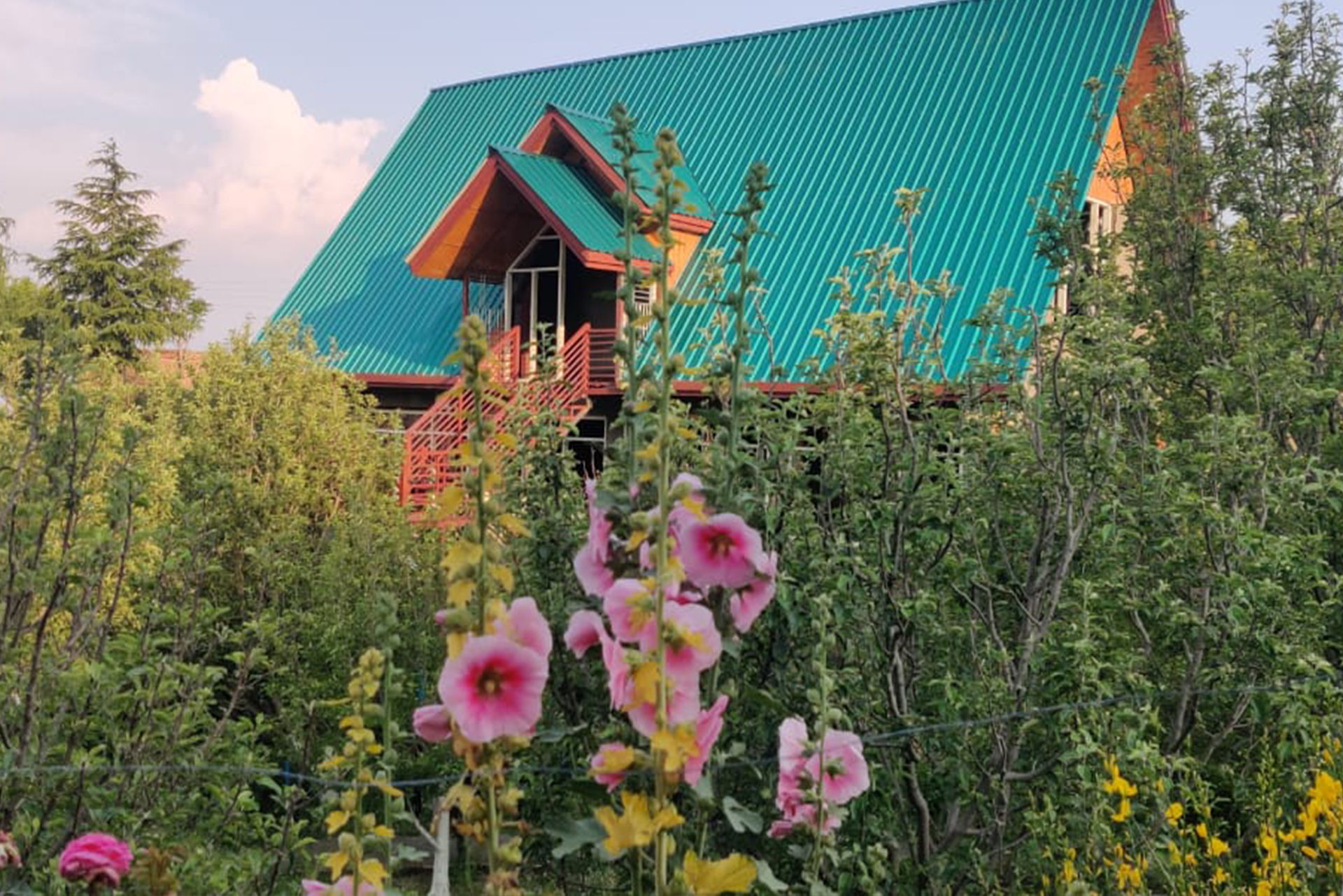 Snow Trails Resort Koti Neen-Luxary Adventure Camping Holiday-Luxury ...